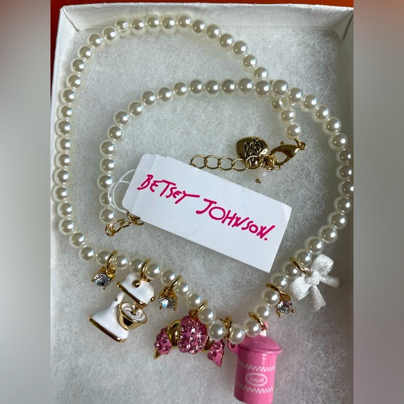 Betsey Johnson | Jewelry | New Betsey Johnson Sweets Statement Necklace ...